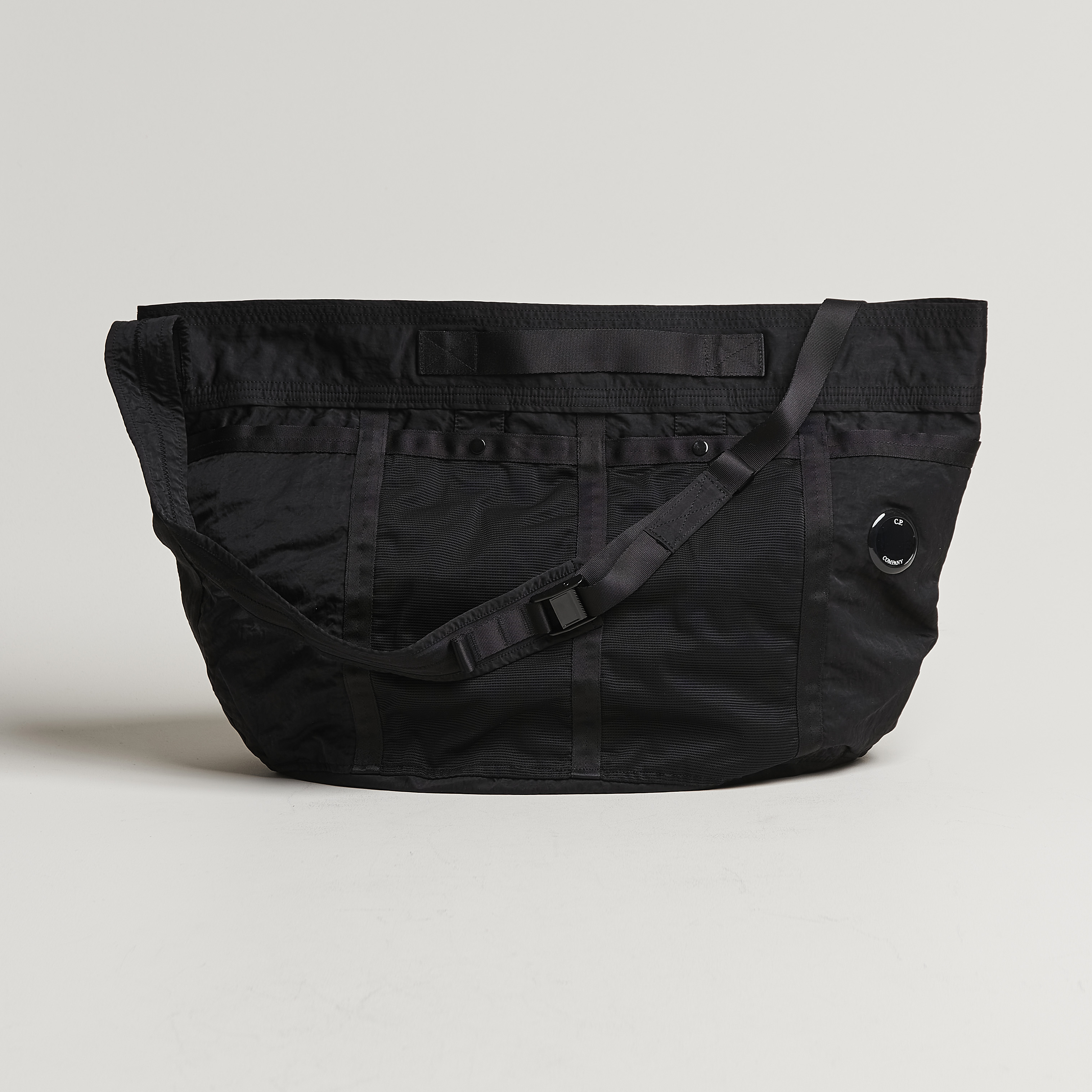 C.P. Company Nylon B Large Tote Bag Black bei Care of Carl