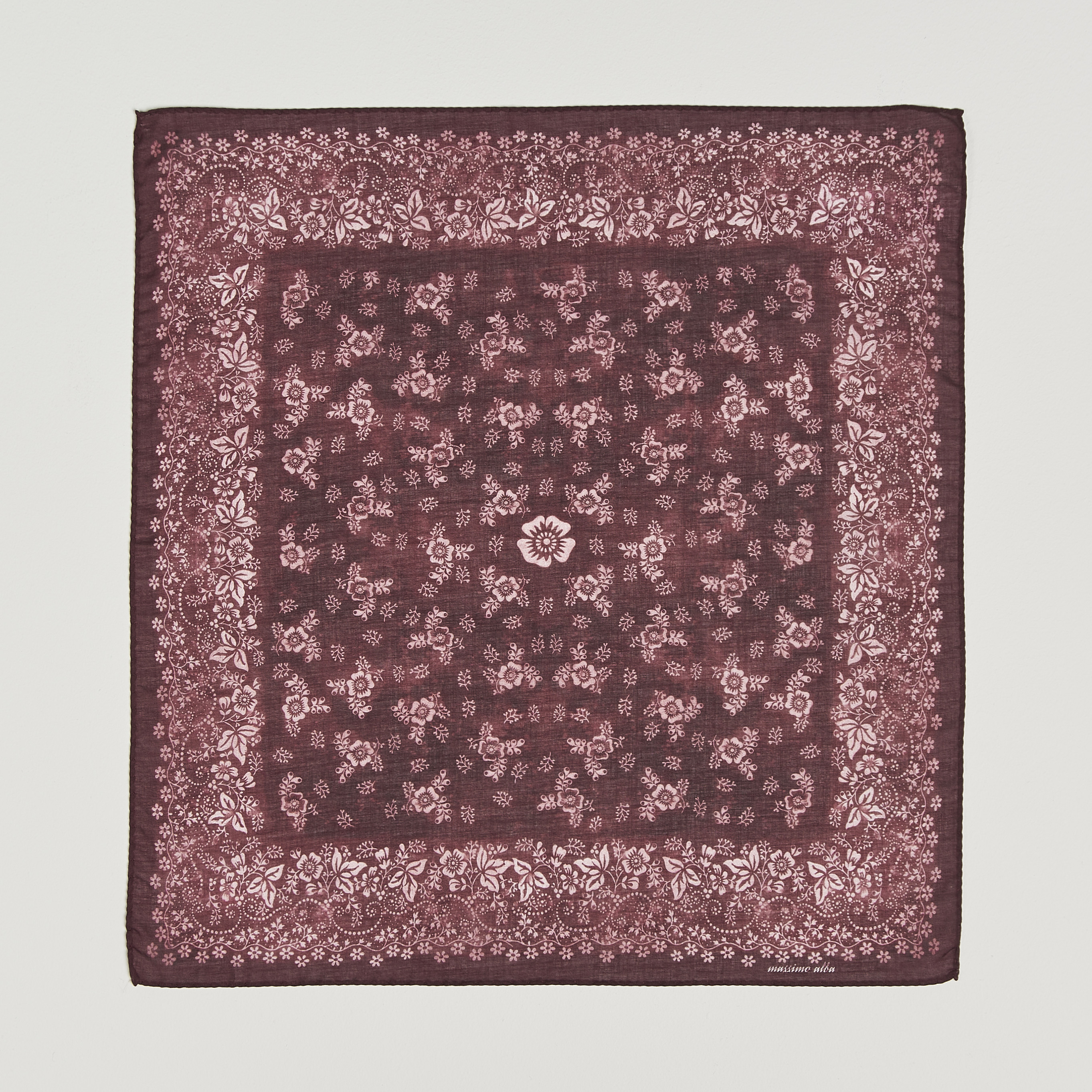 Massimo Alba Hanky Cotton Handkerchief Burgundy bei Care of Carl